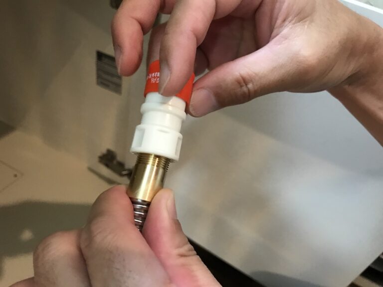 【家のメンテナンス】洗面シャワーホース水漏れを自分達で交換する！手順とコツ 暮らし＆
